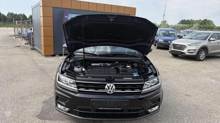 Black Volkswagen Tiguan 2017 in Marijampole, with an engine capacity of 2.00 L and mileage of 201 thousand km for 15100 €, photo 11 on AUTOMOTO.COM.LV
