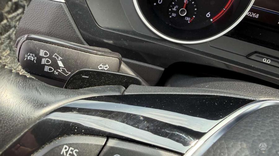 Black Volkswagen Tiguan 2017 in Marijampole, with an engine capacity of 2.00 L and mileage of 201 thousand km for 15100 €, photo 16 on AUTOMOTO.COM.LV