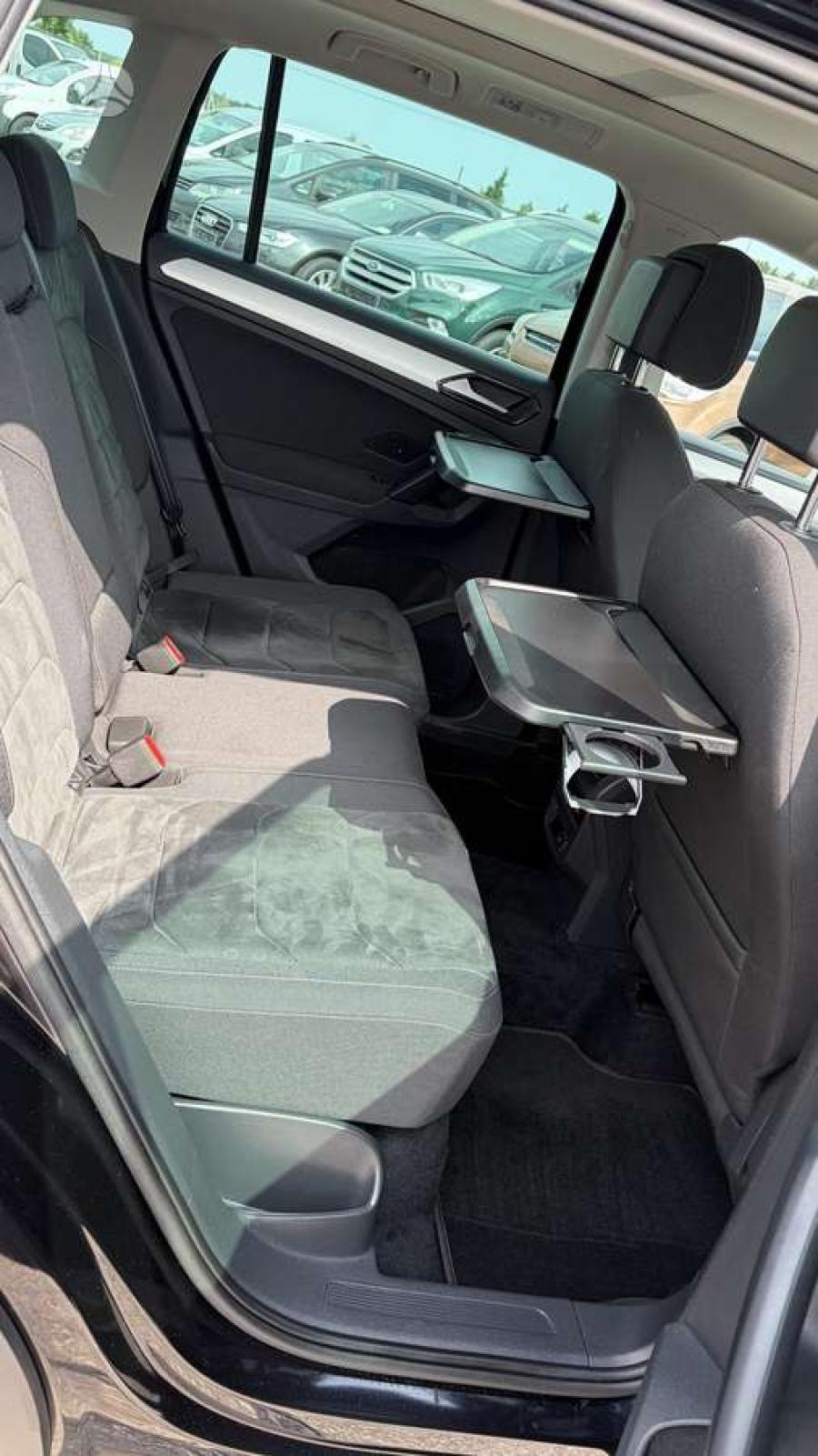 Black Volkswagen Tiguan 2017 in Marijampole, with an engine capacity of 2.00 L and mileage of 201 thousand km for 15100 €, photo 25 on AUTOMOTO.COM.LV