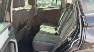Black Volkswagen Tiguan 2017 in Marijampole, with an engine capacity of 2.00 L and mileage of 201 thousand km for 15100 €, photo 35 on AUTOMOTO.COM.LV