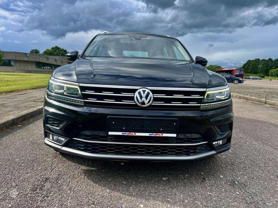 Melns Volkswagen Tiguan 2018 Kauņa, ar dzinēja tilpumu 2.00 L un nobraukumu 221 tūkst. km par 16999 €, foto 3 vietnē AUTOMOTO.COM.LV