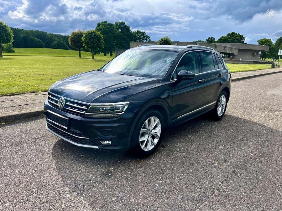 Melns Volkswagen Tiguan 2018 Kauņa, ar dzinēja tilpumu 2.00 L un nobraukumu 221 tūkst. km par 16999 €, foto 4 vietnē AUTOMOTO.COM.LV
