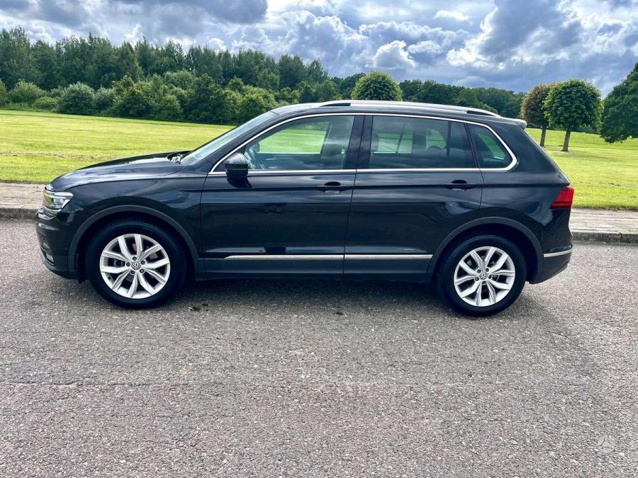 Melns Volkswagen Tiguan 2018 Kauņa, ar dzinēja tilpumu 2.00 L un nobraukumu 221 tūkst. km par 16999 €, foto 5 vietnē AUTOMOTO.COM.LV