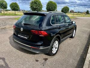 Melns Volkswagen Tiguan 2018 Kauņa, ar dzinēja tilpumu 2.00 L un nobraukumu 221 tūkst. km par 16999 €, foto 8 vietnē AUTOMOTO.COM.LV