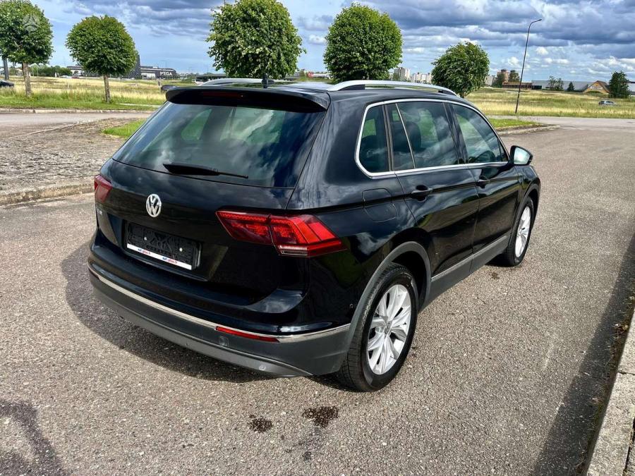 Melns Volkswagen Tiguan 2018 Kauņa, ar dzinēja tilpumu 2.00 L un nobraukumu 221 tūkst. km par 16999 €, foto 8 vietnē AUTOMOTO.COM.LV