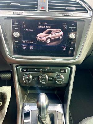 Melns Volkswagen Tiguan 2018 Kauņa, ar dzinēja tilpumu 2.00 L un nobraukumu 221 tūkst. km par 16999 €, foto 17 vietnē AUTOMOTO.COM.LV