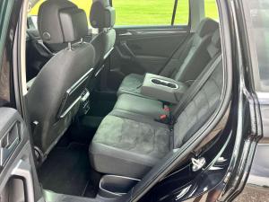 Melns Volkswagen Tiguan 2018 Kauņa, ar dzinēja tilpumu 2.00 L un nobraukumu 221 tūkst. km par 16999 €, foto 28 vietnē AUTOMOTO.COM.LV