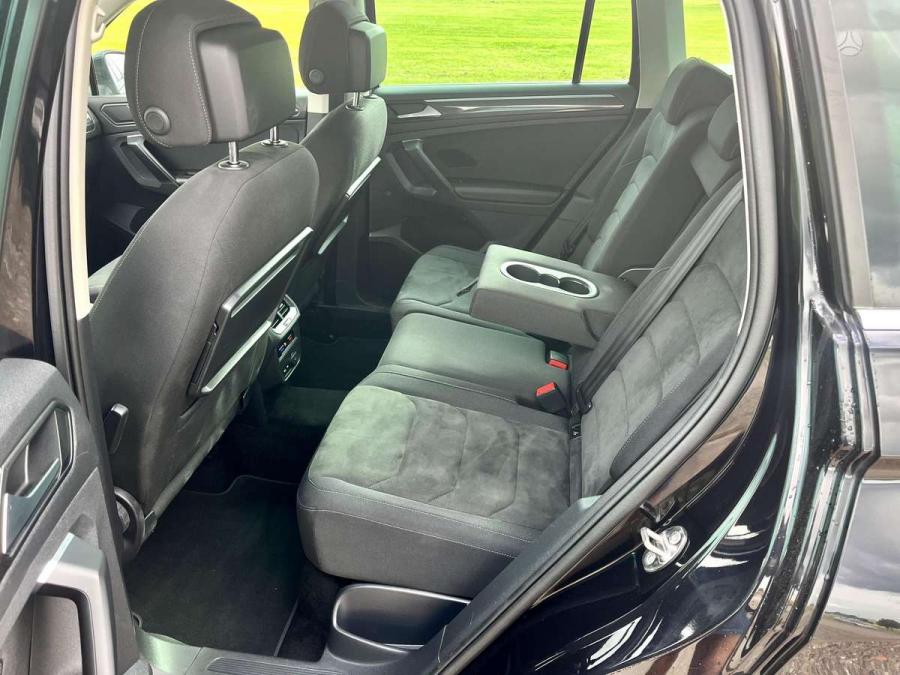 Melns Volkswagen Tiguan 2018 Kauņa, ar dzinēja tilpumu 2.00 L un nobraukumu 221 tūkst. km par 16999 €, foto 28 vietnē AUTOMOTO.COM.LV