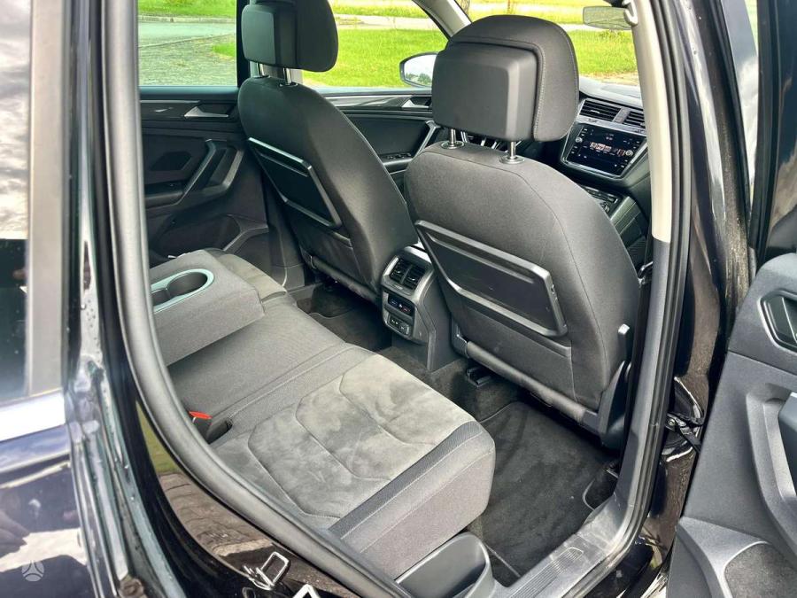 Melns Volkswagen Tiguan 2018 Kauņa, ar dzinēja tilpumu 2.00 L un nobraukumu 221 tūkst. km par 16999 €, foto 29 vietnē AUTOMOTO.COM.LV