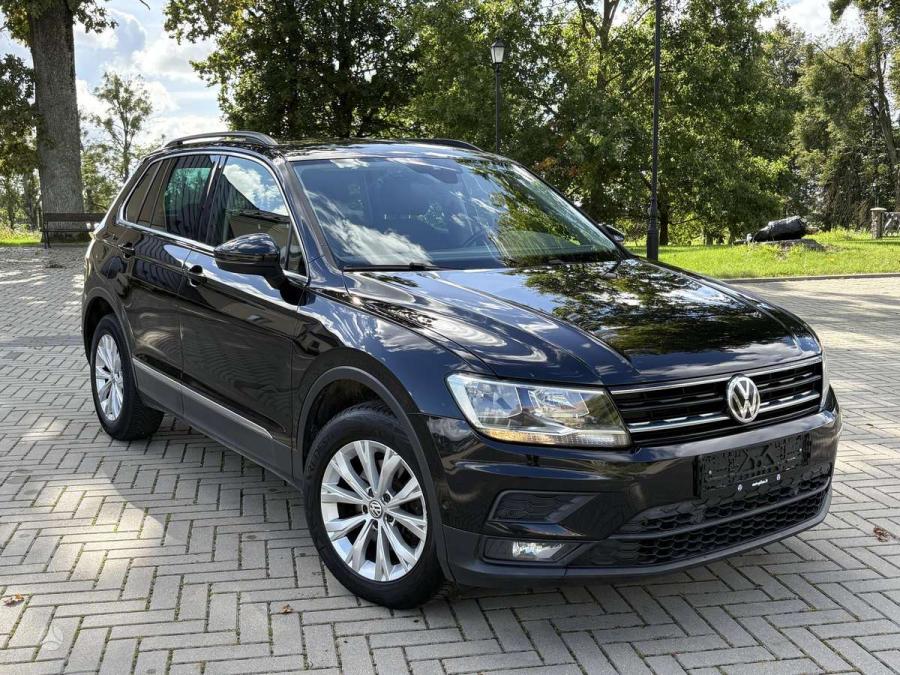 Melns Volkswagen Tiguan 2018 Kauņa, ar dzinēja tilpumu 1.97 L un nobraukumu 256 tūkst. km par 14299 €, foto 1 vietnē AUTOMOTO.COM.LV