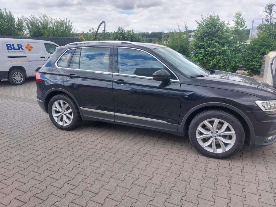Melns Volkswagen Tiguan 2019 Marijampole, ar dzinēja tilpumu 2.00 L un nobraukumu 104 tūkst. km par 18950 €, foto 5 vietnē AUTOMOTO.COM.LV