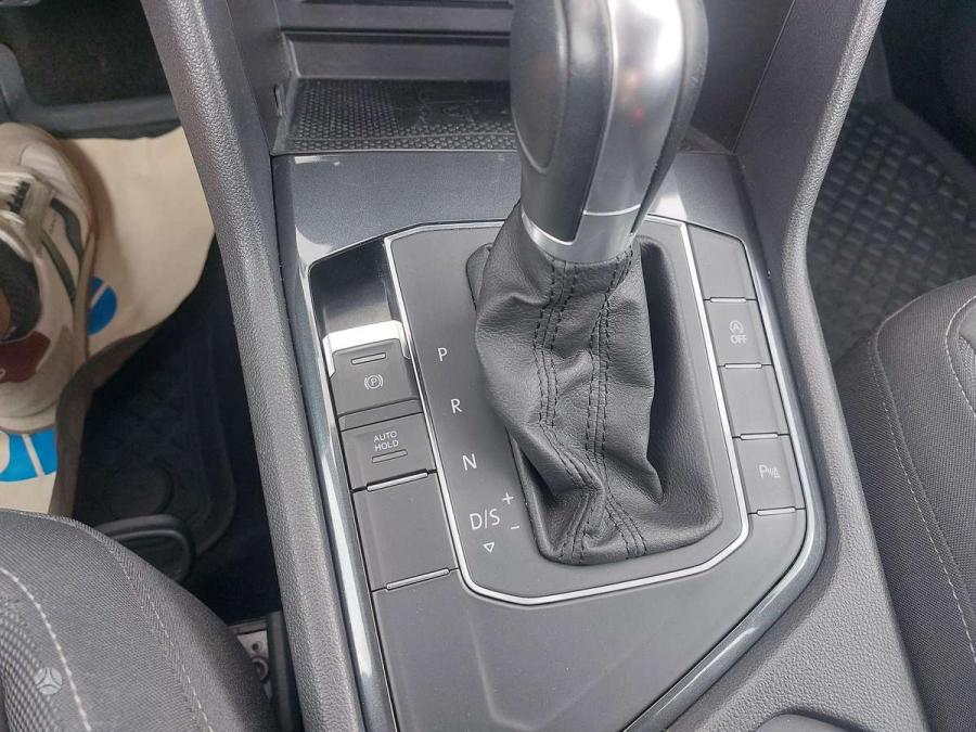Melns Volkswagen Tiguan 2019 Marijampole, ar dzinēja tilpumu 2.00 L un nobraukumu 104 tūkst. km par 18950 €, foto 14 vietnē AUTOMOTO.COM.LV