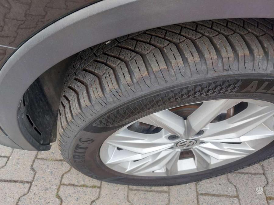 Melns Volkswagen Tiguan 2019 Marijampole, ar dzinēja tilpumu 2.00 L un nobraukumu 104 tūkst. km par 18950 €, foto 18 vietnē AUTOMOTO.COM.LV