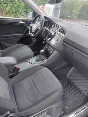Melns Volkswagen Tiguan 2019 Marijampole, ar dzinēja tilpumu 2.00 L un nobraukumu 104 tūkst. km par 18950 €, foto 20 vietnē AUTOMOTO.COM.LV