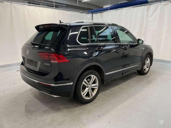 Melns Volkswagen Tiguan 2020 Kretinga, ar dzinēja tilpumu 2.00 L un nobraukumu 105 tūkst. km par 23800 €, foto 2 vietnē AUTOMOTO.COM.LV