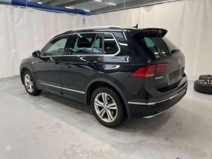 Melns Volkswagen Tiguan 2020 Kretinga, ar dzinēja tilpumu 2.00 L un nobraukumu 105 tūkst. km par 23800 €, foto 4 vietnē AUTOMOTO.COM.LV