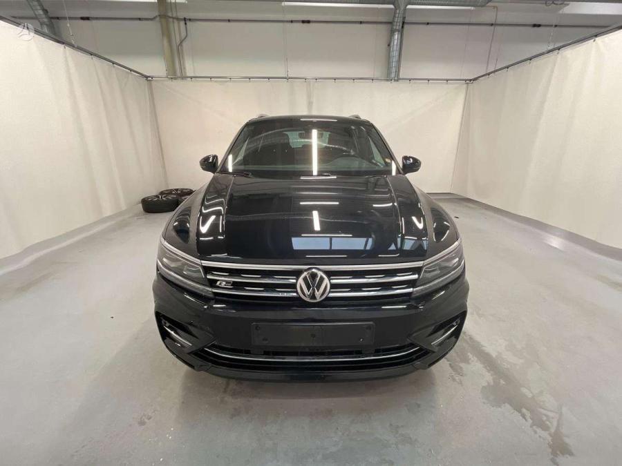 Melns Volkswagen Tiguan 2020 Kretinga, ar dzinēja tilpumu 2.00 L un nobraukumu 105 tūkst. km par 23800 €, foto 5 vietnē AUTOMOTO.COM.LV