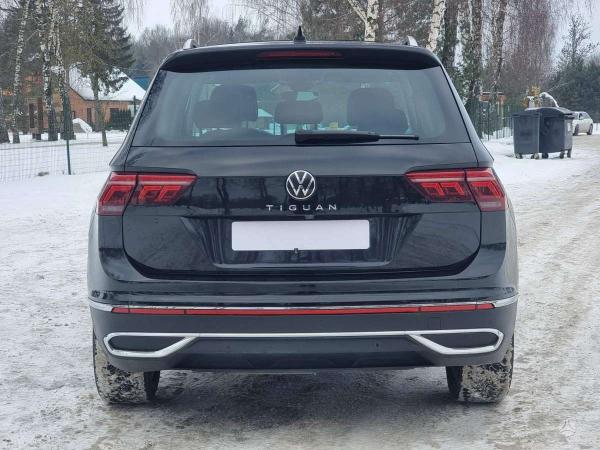 Melns Volkswagen Tiguan 2022 Tauragė, ar dzinēja tilpumu 1.97 L un nobraukumu 205 tūkst. km par 18400 €, foto 4 vietnē AUTOMOTO.COM.LV