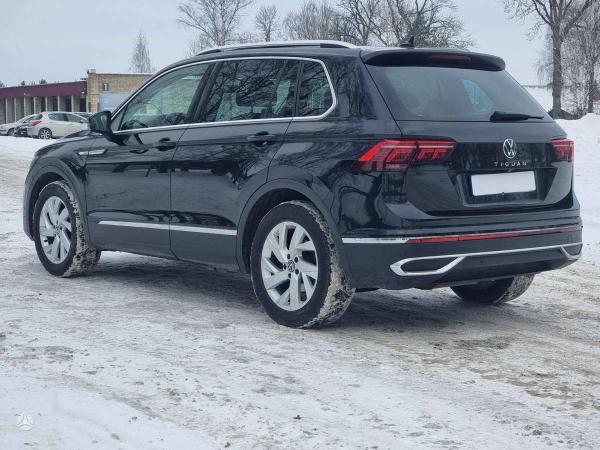 Melns Volkswagen Tiguan 2022 Tauragė, ar dzinēja tilpumu 1.97 L un nobraukumu 205 tūkst. km par 18400 €, foto 5 vietnē AUTOMOTO.COM.LV