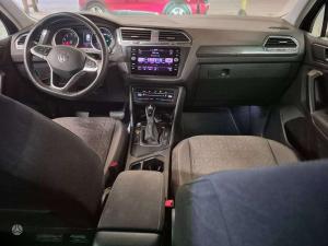 Melns Volkswagen Tiguan 2023 Viļņa, ar dzinēja tilpumu 0.00 L un nobraukumu 200 tūkst. km par 16819 €, foto 7 vietnē AUTOMOTO.COM.LV