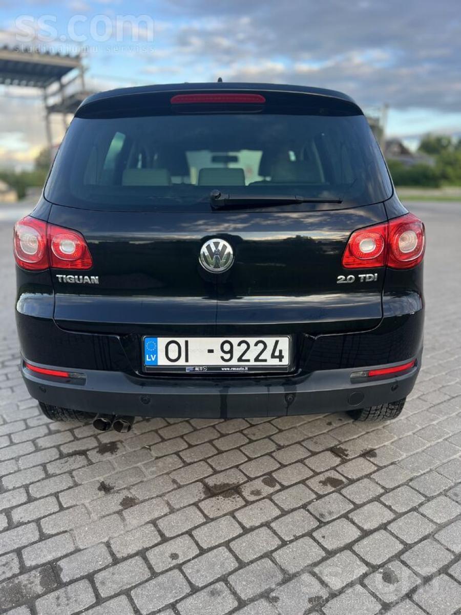 Melns Volkswagen Tiguan 2008 Rīga, ar dzinēja tilpumu 2.00 L un nobraukumu 132 tūkst. km par 6700 €, foto 7 vietnē AUTOMOTO.COM.LV