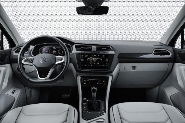 Melns Volkswagen Tiguan 2021 Mārupe, ar dzinēja tilpumu 1.50 L un nobraukumu 46 tūkst. km par 28200 €, foto 6 vietnē AUTOMOTO.COM.LV