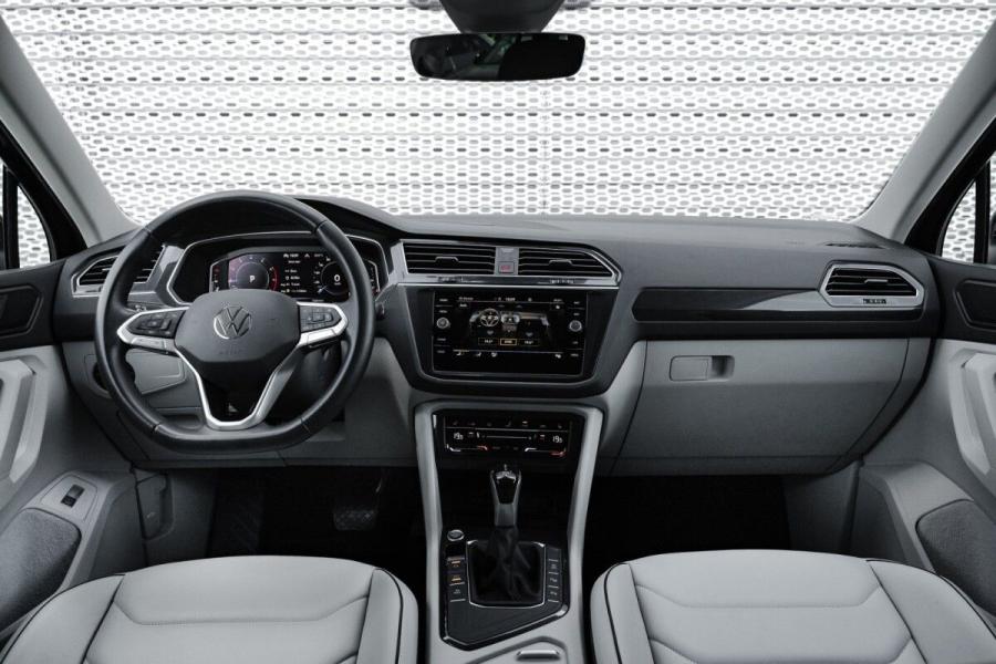 Melns Volkswagen Tiguan 2021 Mārupe, ar dzinēja tilpumu 1.50 L un nobraukumu 46 tūkst. km par 28200 €, foto 7 vietnē AUTOMOTO.COM.LV