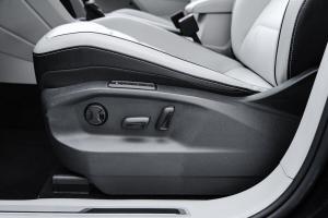 Melns Volkswagen Tiguan 2021 Mārupe, ar dzinēja tilpumu 1.50 L un nobraukumu 46 tūkst. km par 28200 €, foto 11 vietnē AUTOMOTO.COM.LV