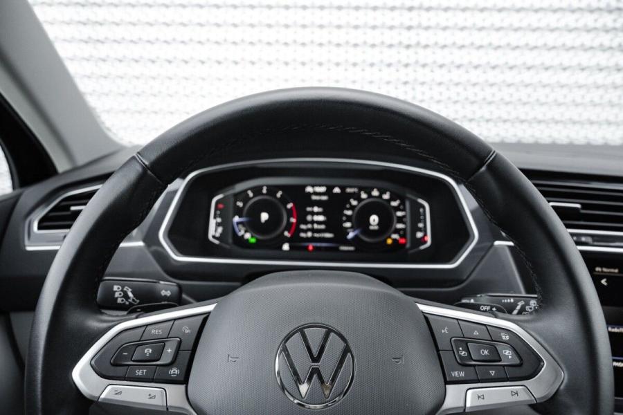 Melns Volkswagen Tiguan 2021 Mārupe, ar dzinēja tilpumu 1.50 L un nobraukumu 46 tūkst. km par 28200 €, foto 13 vietnē AUTOMOTO.COM.LV