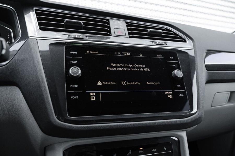 Melns Volkswagen Tiguan 2021 Mārupe, ar dzinēja tilpumu 1.50 L un nobraukumu 46 tūkst. km par 28200 €, foto 19 vietnē AUTOMOTO.COM.LV