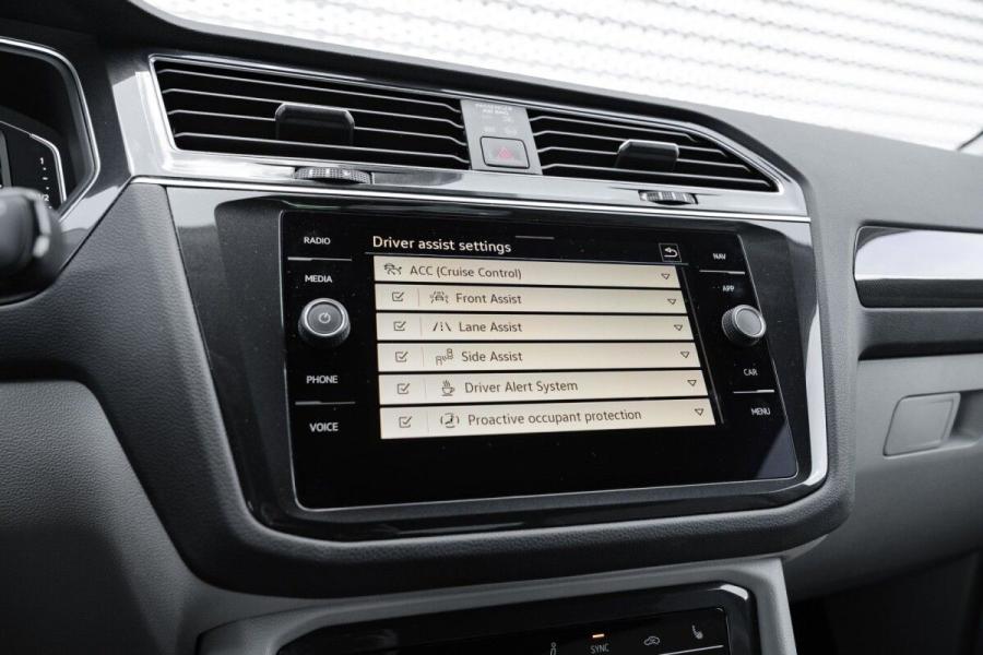 Melns Volkswagen Tiguan 2021 Mārupe, ar dzinēja tilpumu 1.50 L un nobraukumu 46 tūkst. km par 28200 €, foto 21 vietnē AUTOMOTO.COM.LV
