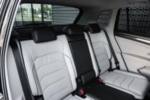 Melns Volkswagen Tiguan 2021 Mārupe, ar dzinēja tilpumu 1.50 L un nobraukumu 46 tūkst. km par 28200 €, foto 27 vietnē AUTOMOTO.COM.LV