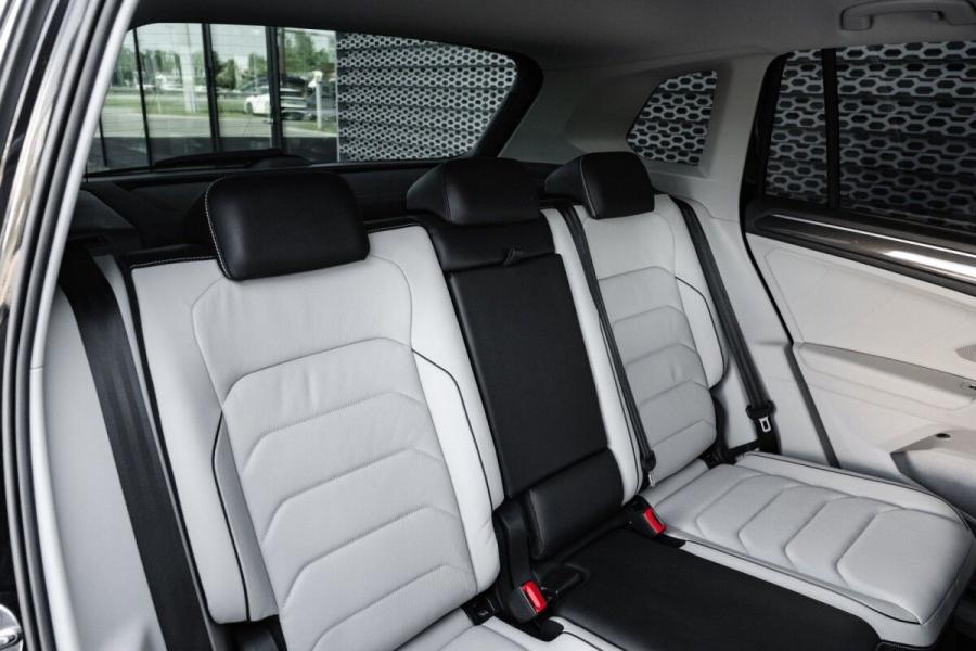 Melns Volkswagen Tiguan 2021 Mārupe, ar dzinēja tilpumu 1.50 L un nobraukumu 46 tūkst. km par 28200 €, foto 27 vietnē AUTOMOTO.COM.LV
