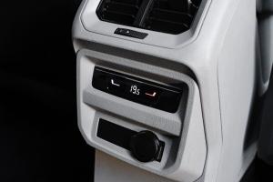 Melns Volkswagen Tiguan 2021 Mārupe, ar dzinēja tilpumu 1.50 L un nobraukumu 46 tūkst. km par 28200 €, foto 28 vietnē AUTOMOTO.COM.LV