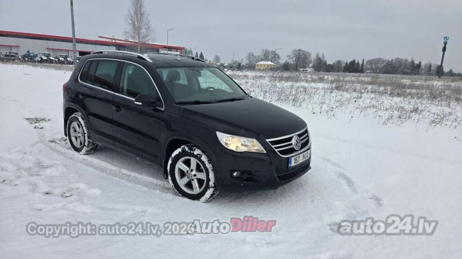 Melns Volkswagen Tiguan 2008 Tallina, ar dzinēja tilpumu 2.00 L un nobraukumu 324 tūkst. km par 4499 €, foto 4 vietnē AUTOMOTO.COM.LV
