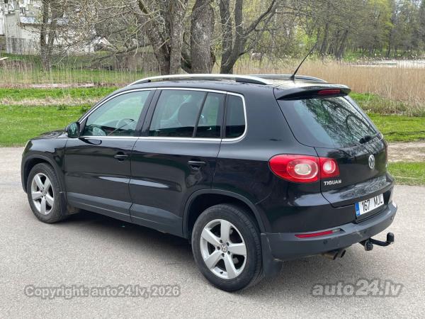 Melns Volkswagen Tiguan 2008 Otepē, ar dzinēja tilpumu 2.00 L un nobraukumu 327 tūkst. km par 5500 €, foto 3 vietnē AUTOMOTO.COM.LV