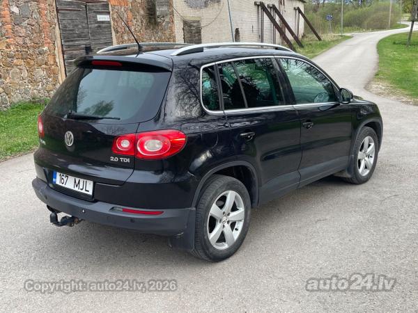Melns Volkswagen Tiguan 2008 Otepē, ar dzinēja tilpumu 2.00 L un nobraukumu 327 tūkst. km par 5500 €, foto 4 vietnē AUTOMOTO.COM.LV