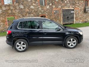 Black Volkswagen Tiguan 2008 in Otepaa, with an engine capacity of 2.00 L and mileage of 327 thousand km for 5500 €, photo 7 on AUTOMOTO.COM.LV