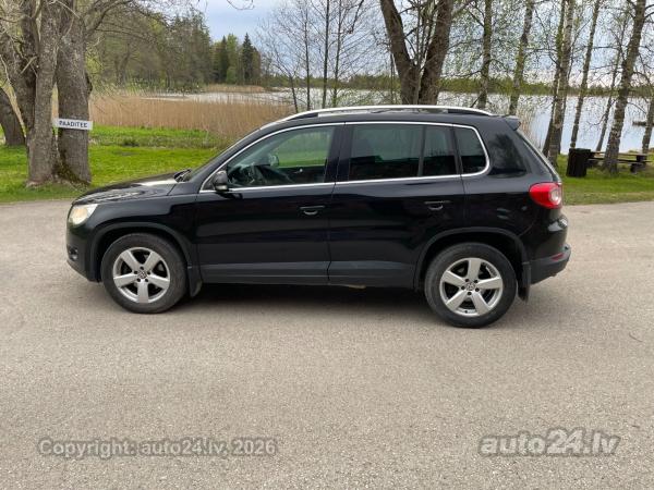 Melns Volkswagen Tiguan 2008 Otepē, ar dzinēja tilpumu 2.00 L un nobraukumu 327 tūkst. km par 5500 €, foto 7 vietnē AUTOMOTO.COM.LV