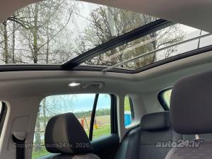 Black Volkswagen Tiguan 2008 in Otepaa, with an engine capacity of 2.00 L and mileage of 327 thousand km for 5500 €, photo 11 on AUTOMOTO.COM.LV