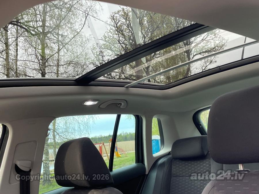 Black Volkswagen Tiguan 2008 in Otepaa, with an engine capacity of 2.00 L and mileage of 327 thousand km for 5500 €, photo 11 on AUTOMOTO.COM.LV