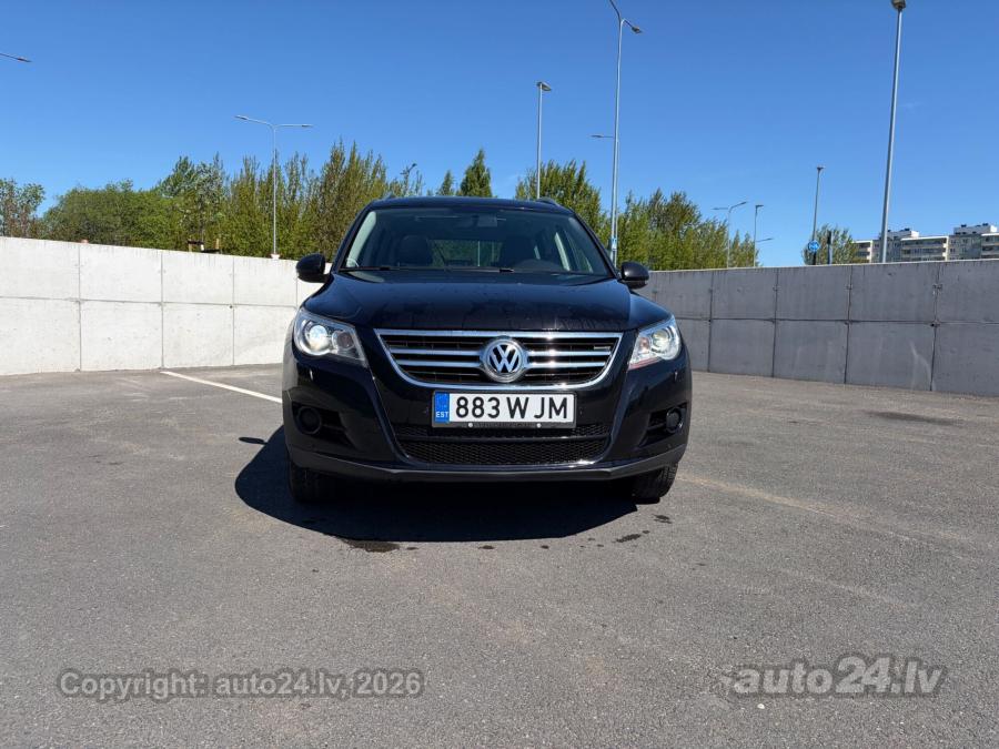 Black Volkswagen Tiguan 2008 in Tallinn, with an engine capacity of 2.00 L and mileage of 283 thousand km for 3699 €, photo 9 on AUTOMOTO.COM.LV