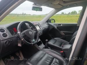 Black Volkswagen Tiguan 2008 in Tallinn, with an engine capacity of 2.00 L and mileage of 283 thousand km for 3699 €, photo 10 on AUTOMOTO.COM.LV