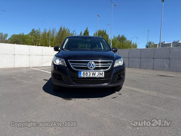 Black Volkswagen Tiguan 2008 in Tallinn, with an engine capacity of 2.00 L and mileage of 283 thousand km for 3690 €, photo 3 on AUTOMOTO.COM.LV