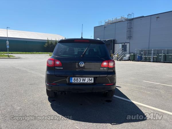 Black Volkswagen Tiguan 2008 in Tallinn, with an engine capacity of 2.00 L and mileage of 283 thousand km for 3690 €, photo 6 on AUTOMOTO.COM.LV