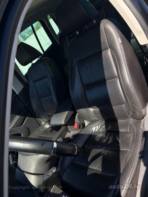 Melns Volkswagen Tiguan 2008 Tallina, ar dzinēja tilpumu 2.00 L un nobraukumu 283 tūkst. km par 3699 €, foto 9 vietnē AUTOMOTO.COM.LV