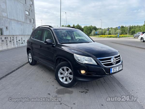 Black Volkswagen Tiguan 2009 in Tallinn, with an engine capacity of 2.00 L and mileage of 297 thousand km for 3699 €, photo 1 on AUTOMOTO.COM.LV