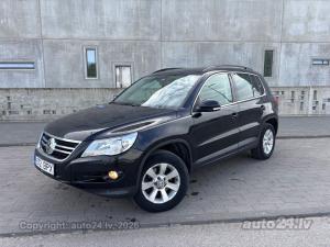 Melns Volkswagen Tiguan 2009 Tallina, ar dzinēja tilpumu 2.00 L un nobraukumu 297 tūkst. km par 3699 €, foto 4 vietnē AUTOMOTO.COM.LV