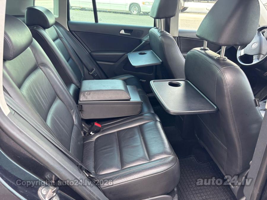 Melns Volkswagen Tiguan 2009 Tallina, ar dzinēja tilpumu 2.00 L un nobraukumu 297 tūkst. km par 3699 €, foto 6 vietnē AUTOMOTO.COM.LV