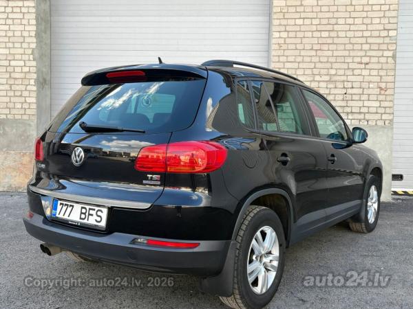Black Volkswagen Tiguan 2011 in Paide, with an engine capacity of 1.40 L and mileage of 219 thousand km for 6500 €, photo 6 on AUTOMOTO.COM.LV